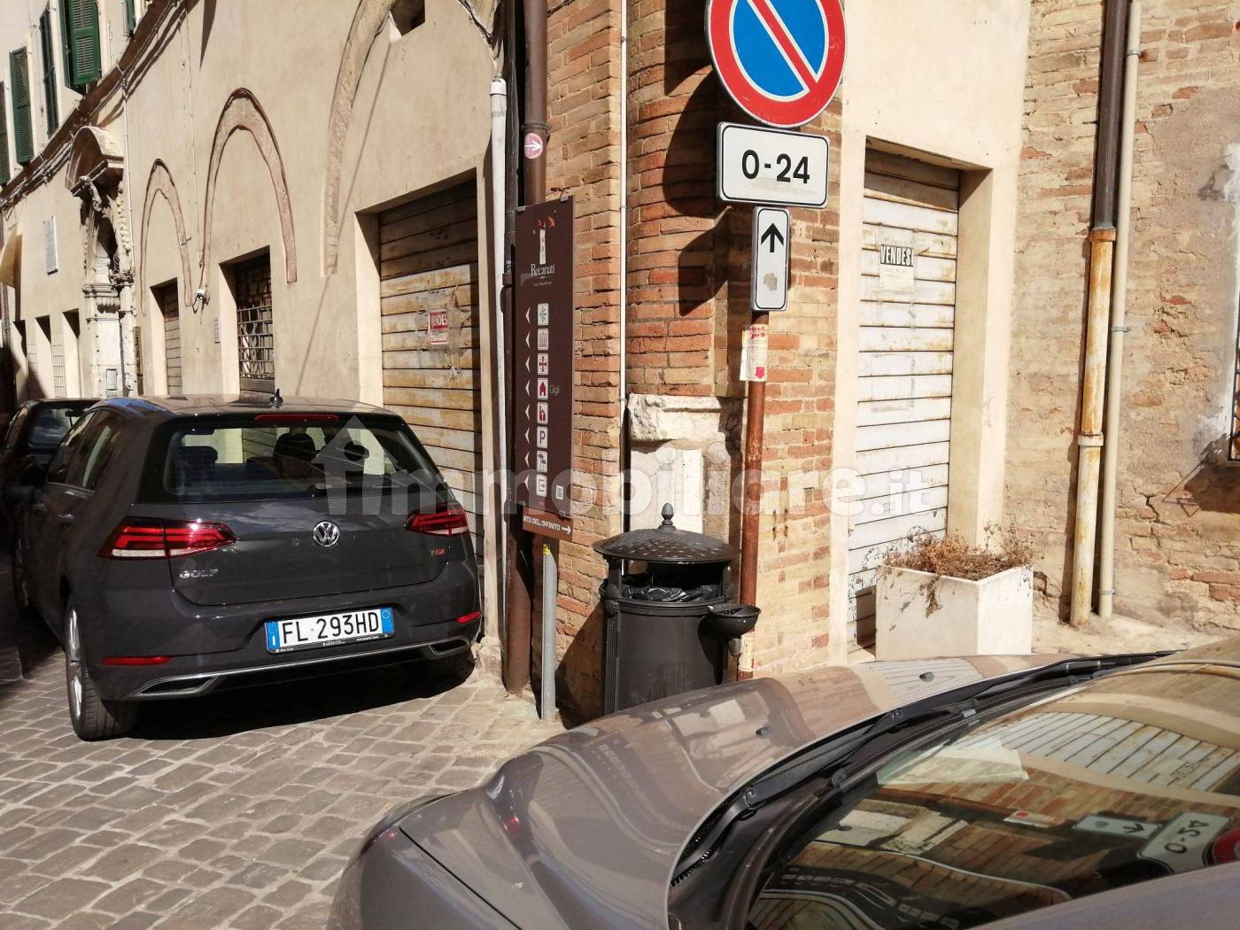 Locale commerciale in Vendita