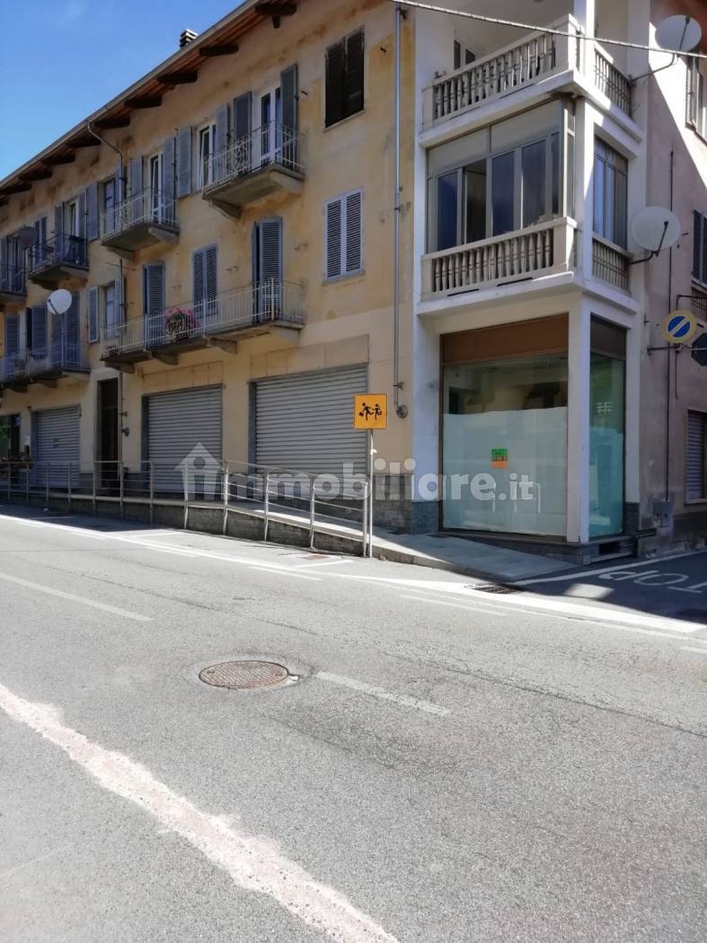 Locale commerciale in Vendita