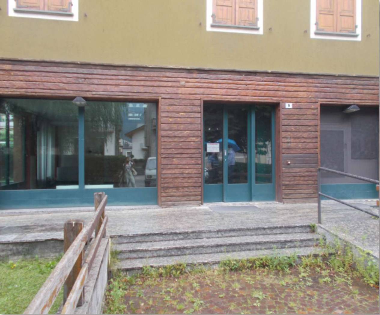 Locale commerciale in Vendita