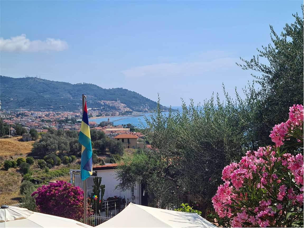 Trilocale via Divina Provvidenza, Centro, Diano Marina