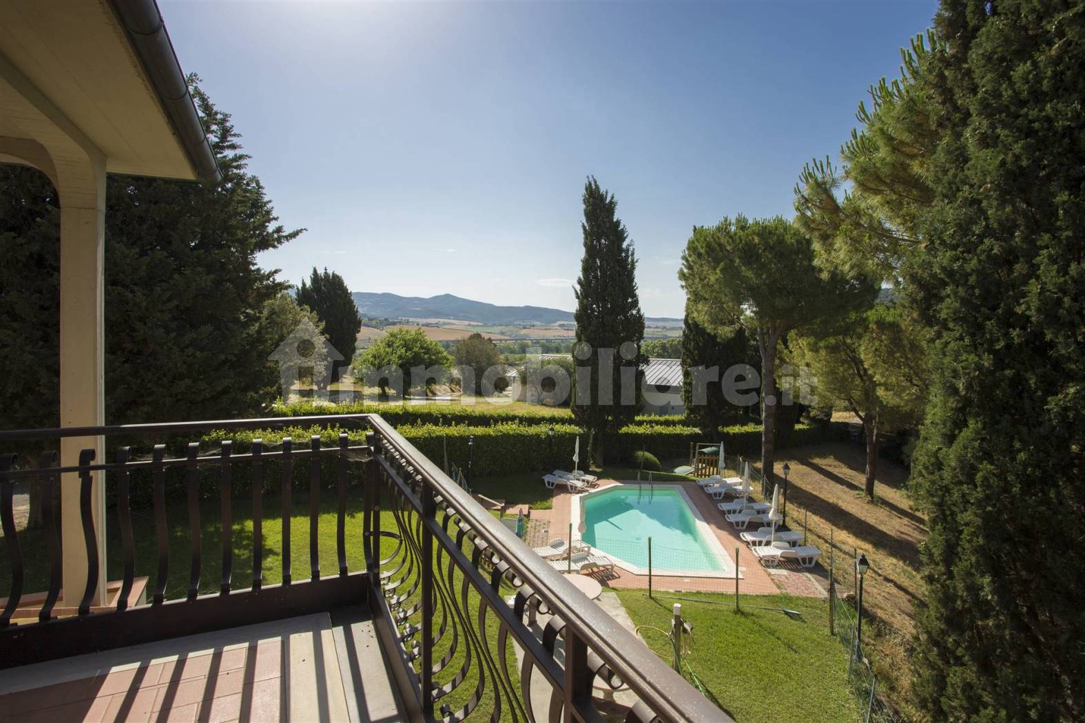 Locale commerciale in Vendita