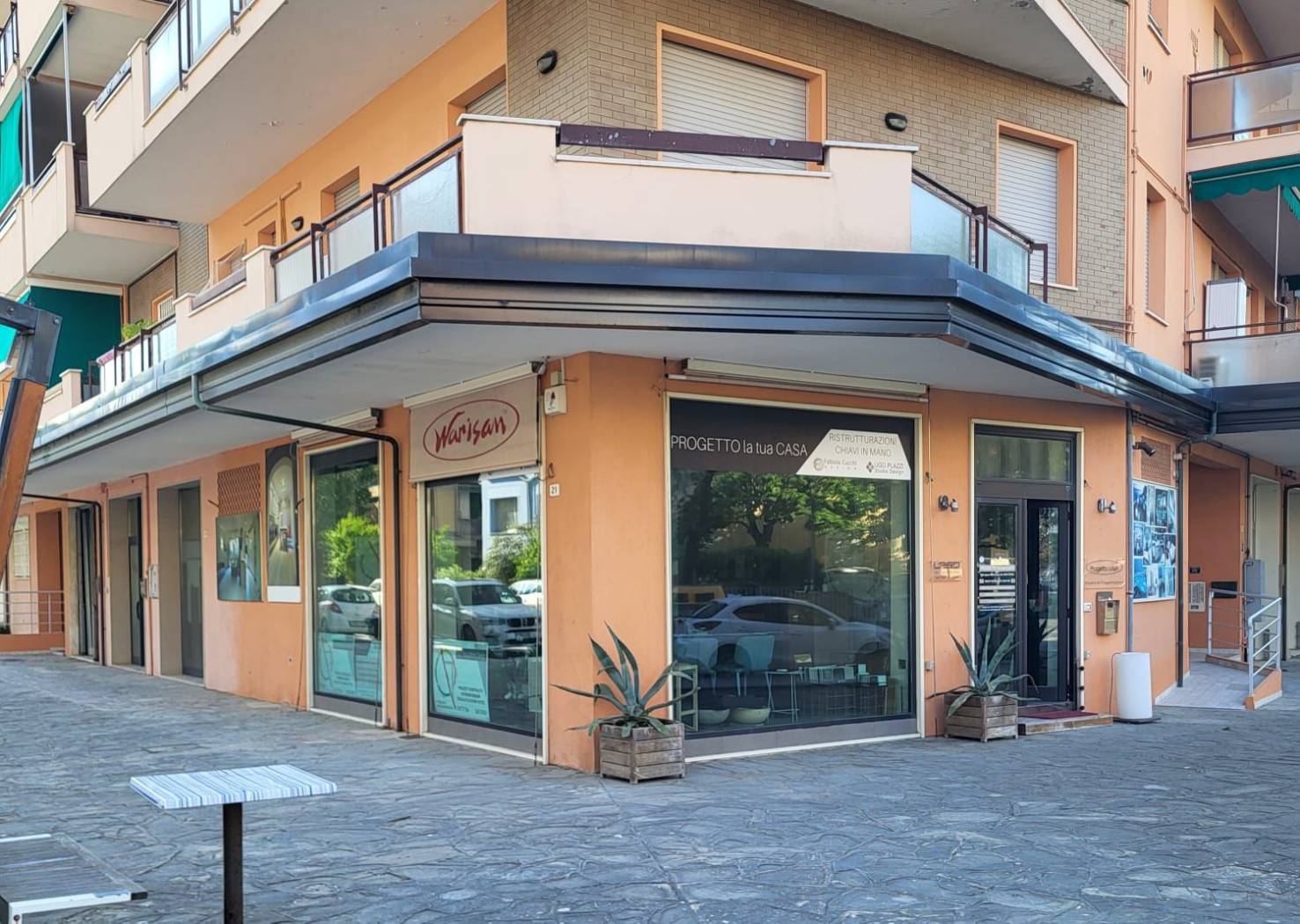 Locale commerciale in Vendita