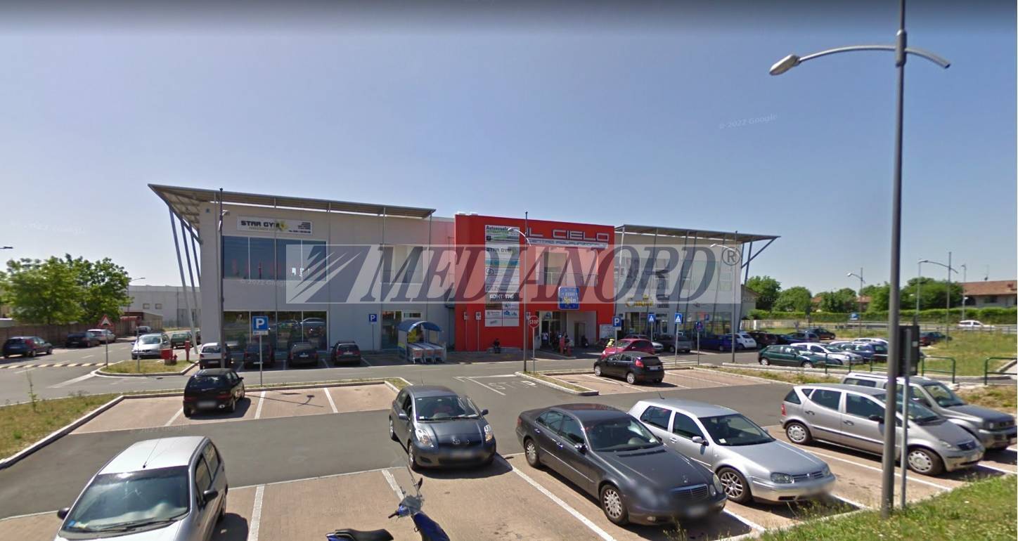 Locale commerciale in Vendita