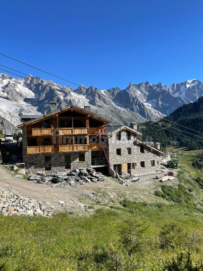 Monolocale nuovo, piano terra, Courmayeur