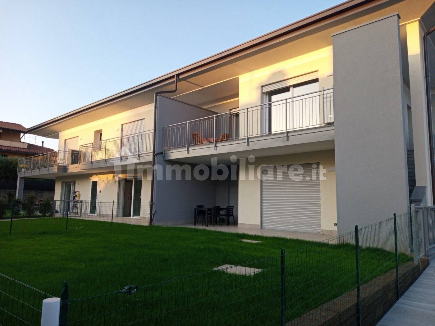 Trilocale nuovo, primo piano, Centro, Inverigo