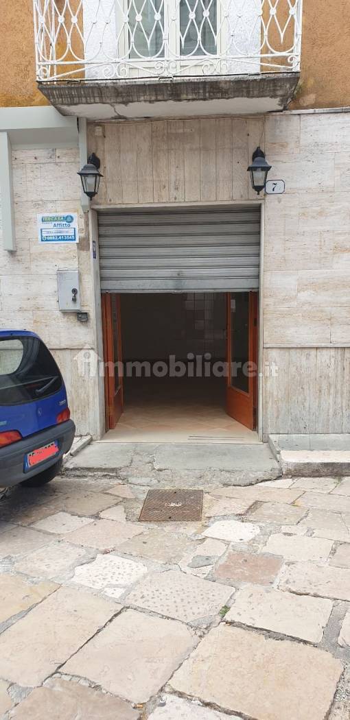 Locale commerciale in Vendita