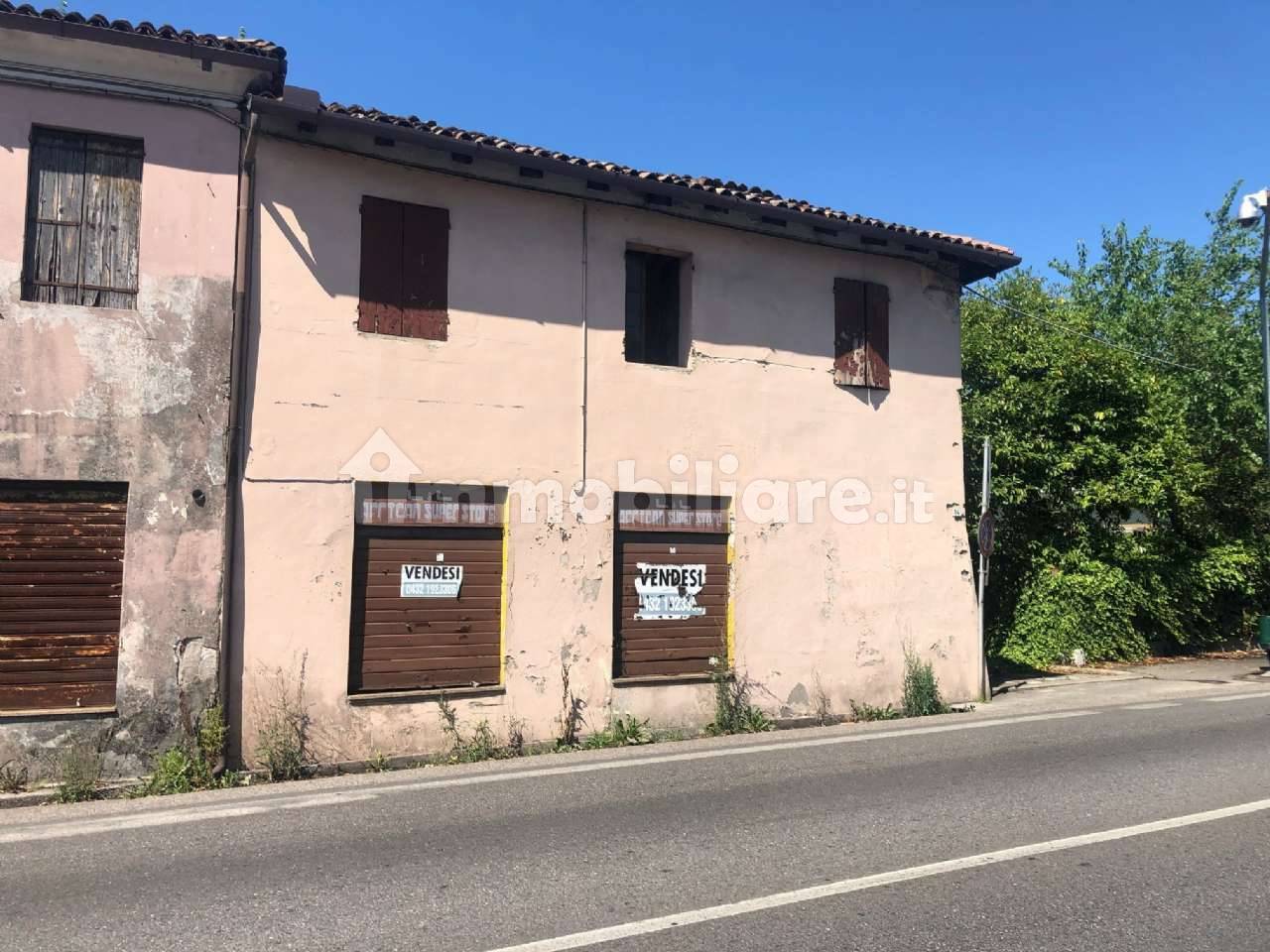 Locale commerciale in Vendita