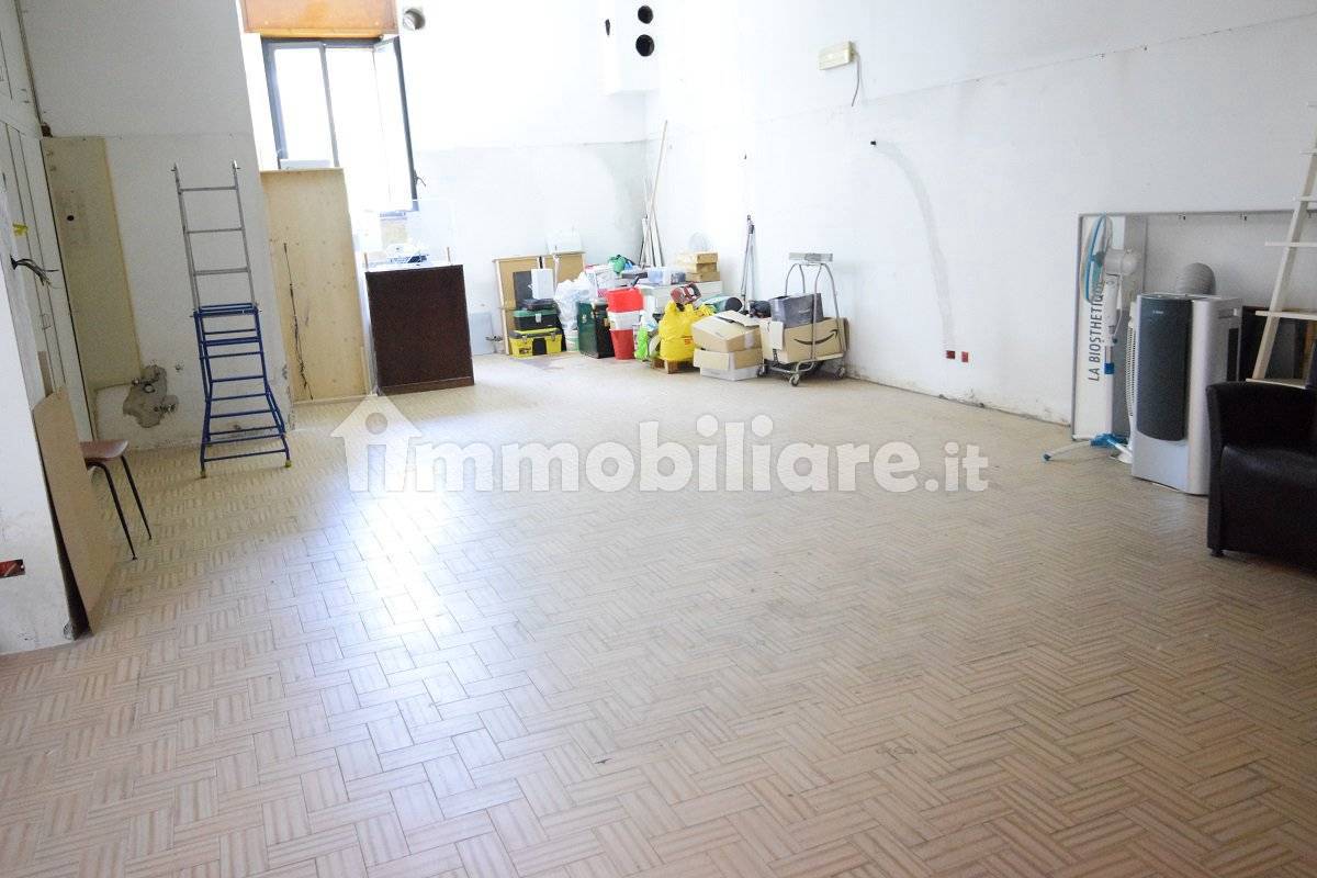 Locale commerciale in Vendita
