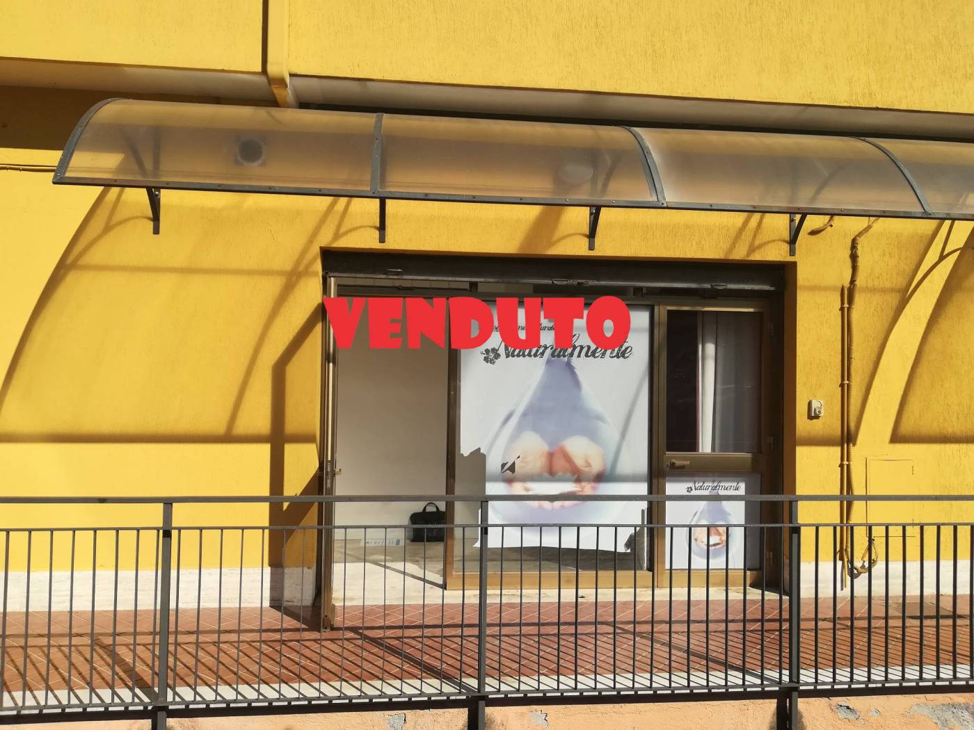 Locale commerciale in Vendita