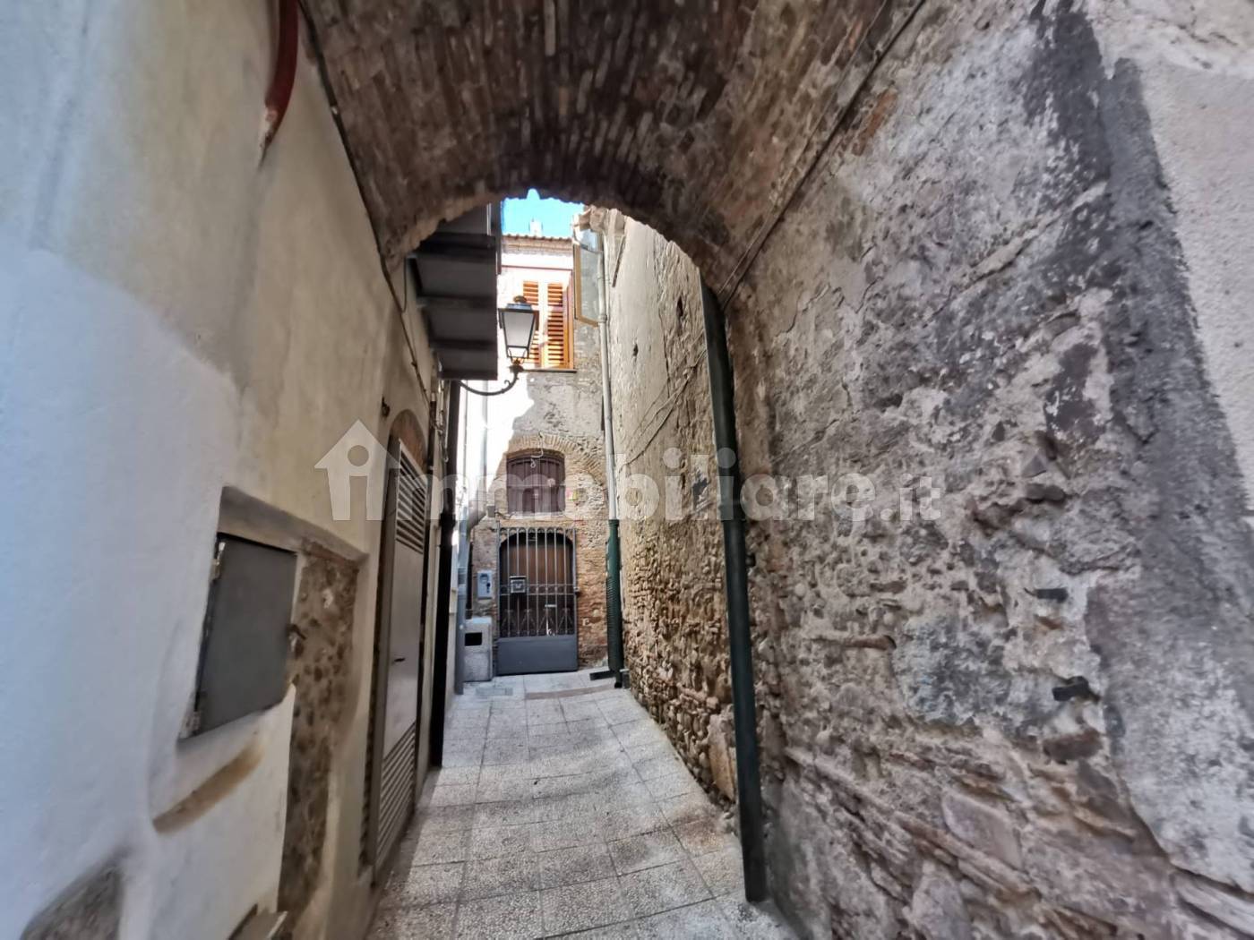 Locale commerciale in Vendita