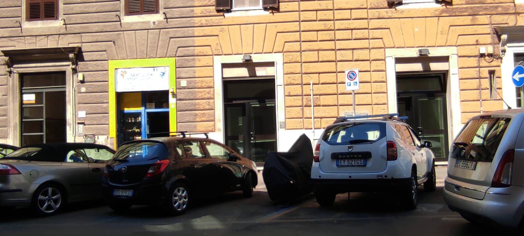 Locale commerciale in Vendita