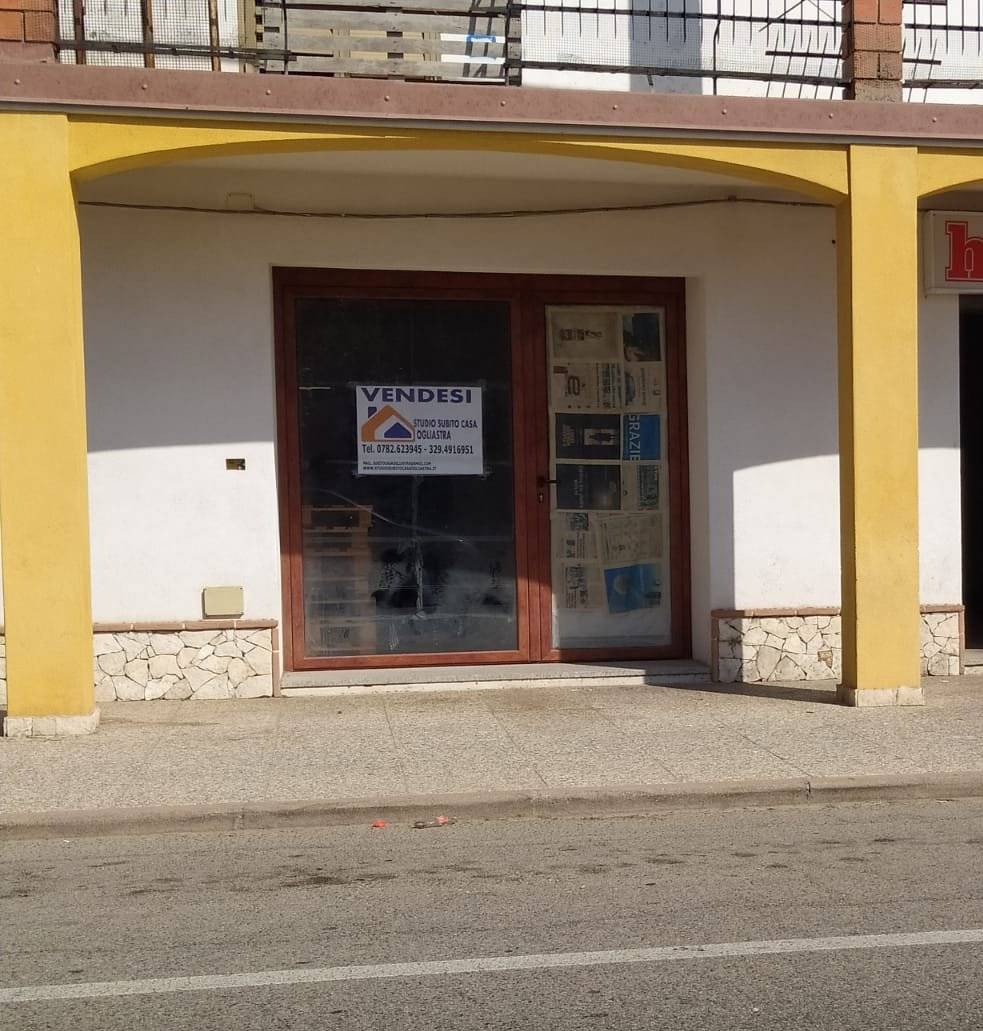 Locale commerciale in Vendita