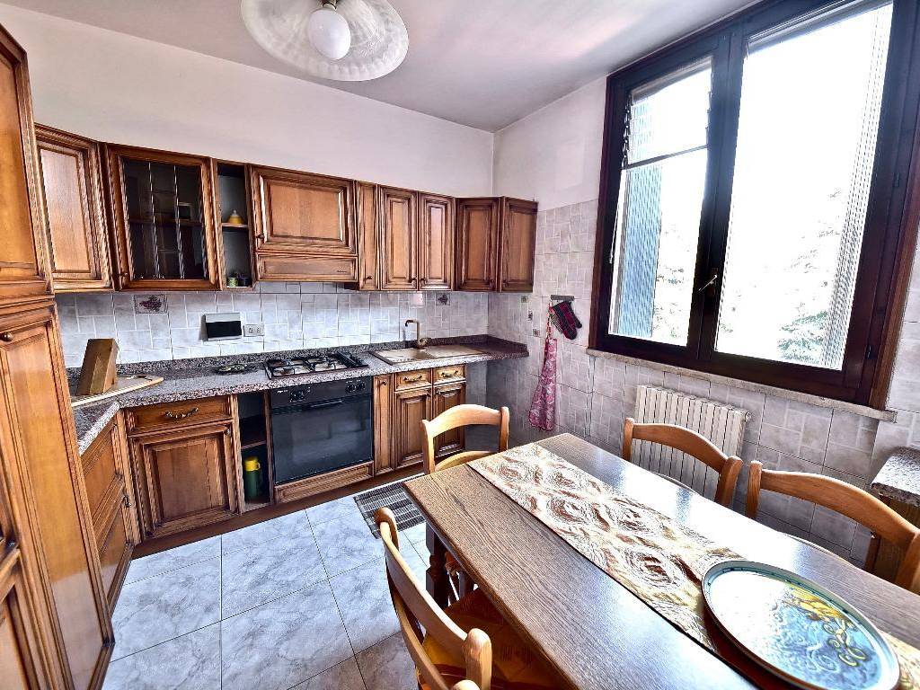 Vendita Appartamento Solaro. Quadrilocale in via San Pietro 70/72 ...