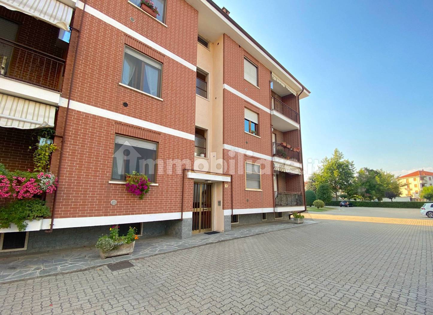 Quadrilocale via Ferdinando Gabotto, Centro, Bra