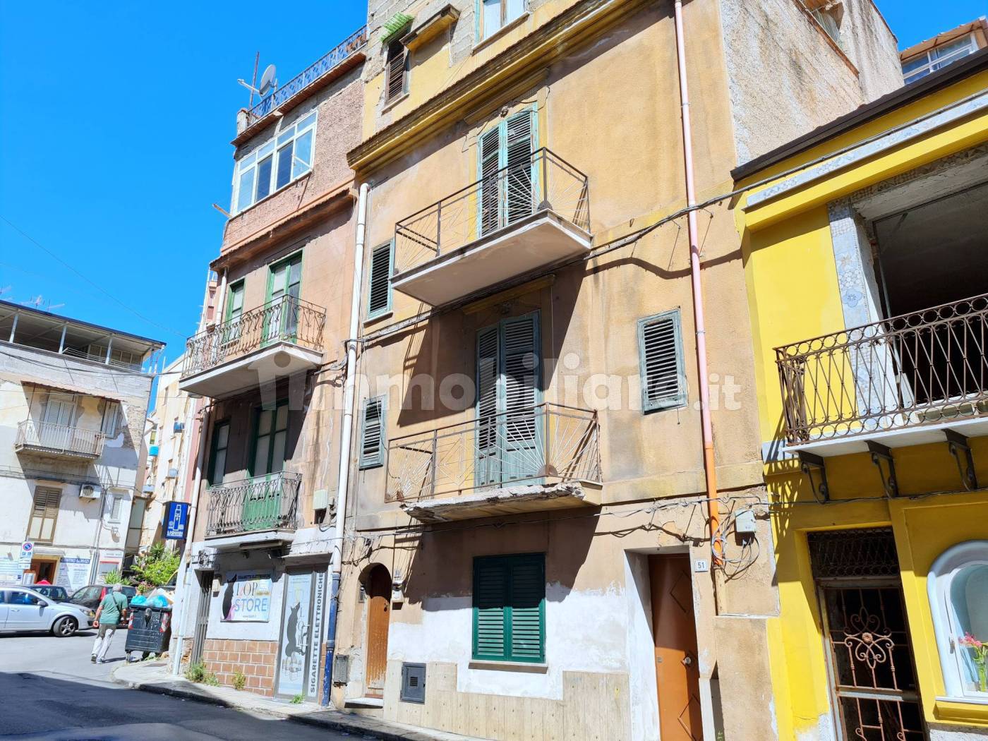 Locale commerciale in Vendita