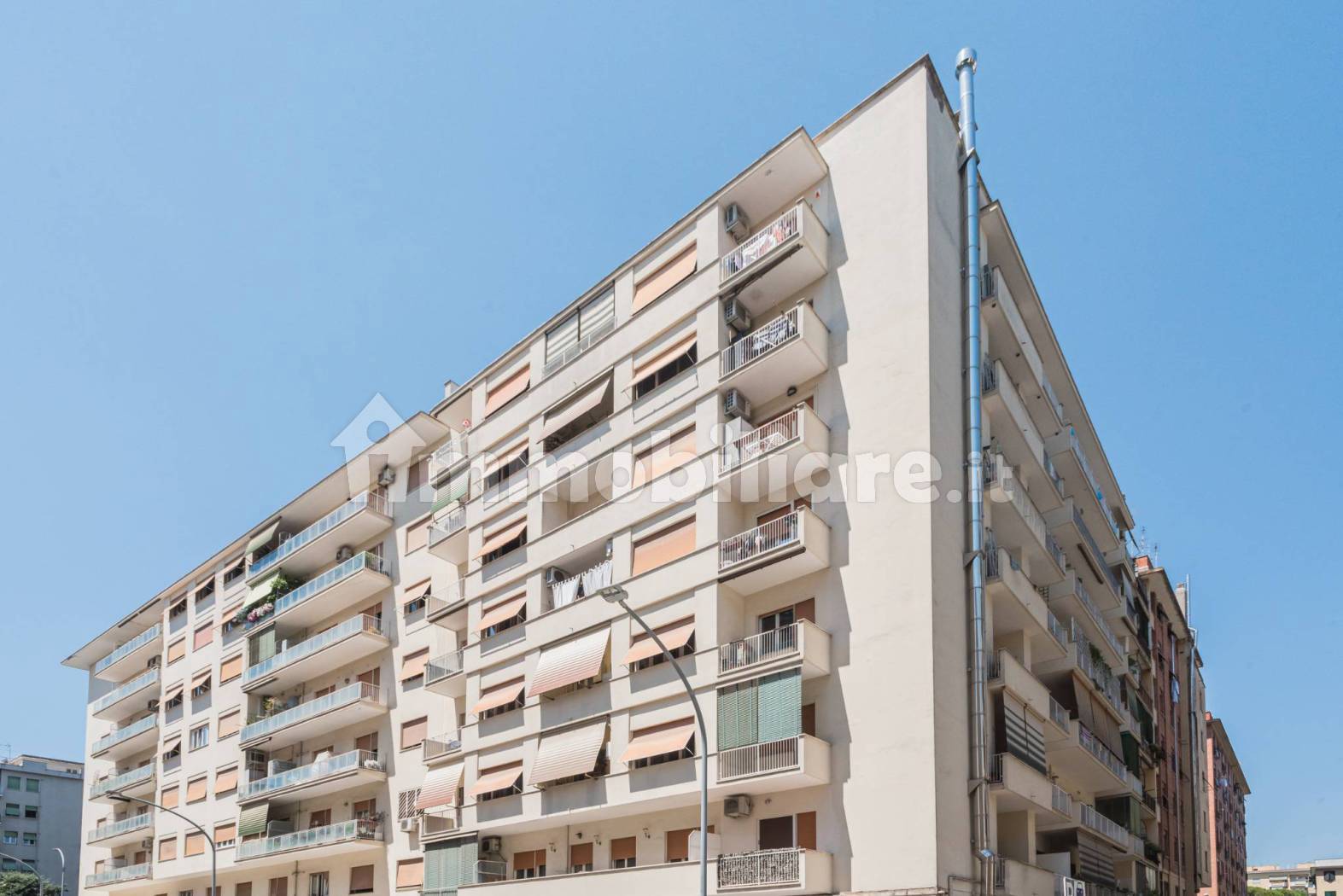 Trilocale via Statilio Ottato, Cinecittà, Roma