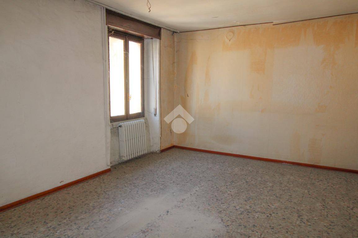 Locale commerciale in Vendita