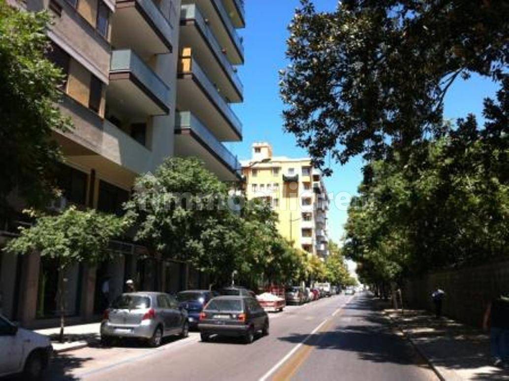 Locale commerciale in Vendita