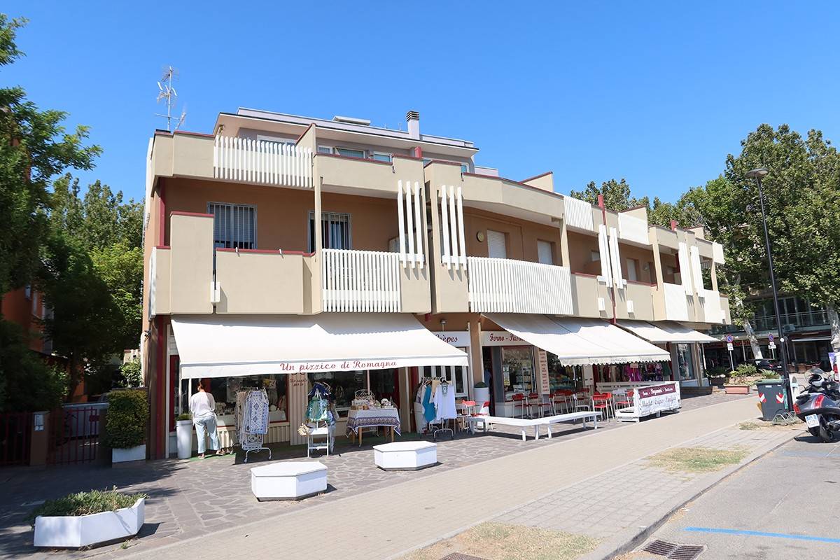 Trilocale Lungomare Grazia Deledda, Centro, Cervia