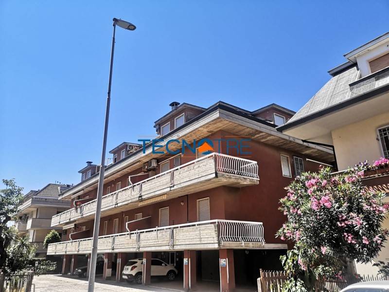 Trilocale via Pier Paolo Pasolini 8, Centro, Martinsicuro