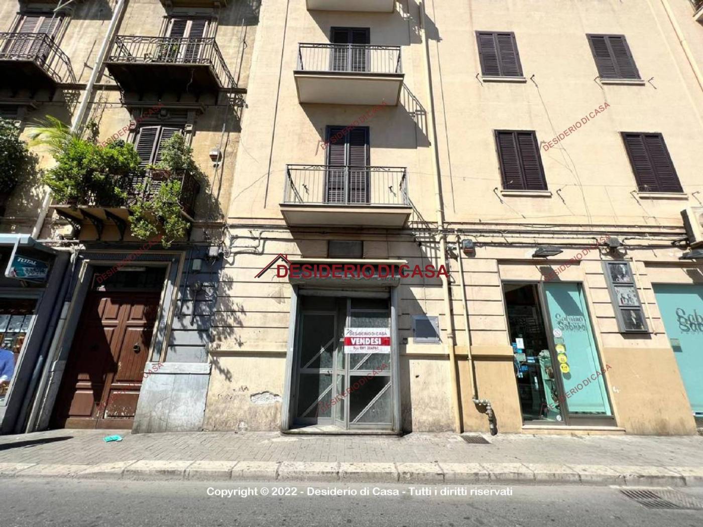 Locale commerciale in Vendita