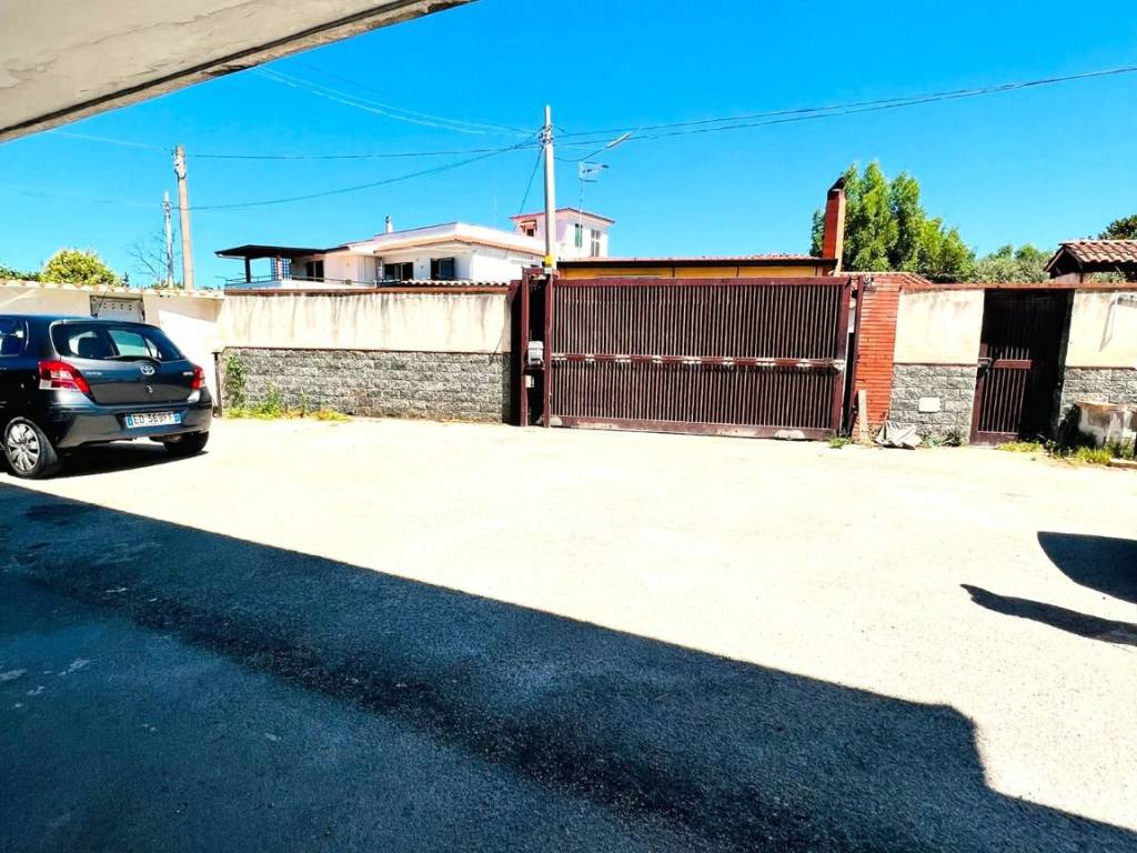 Affitto Appartamento Pozzuoli. Trilocale in via Cuma Licola. Buono ...