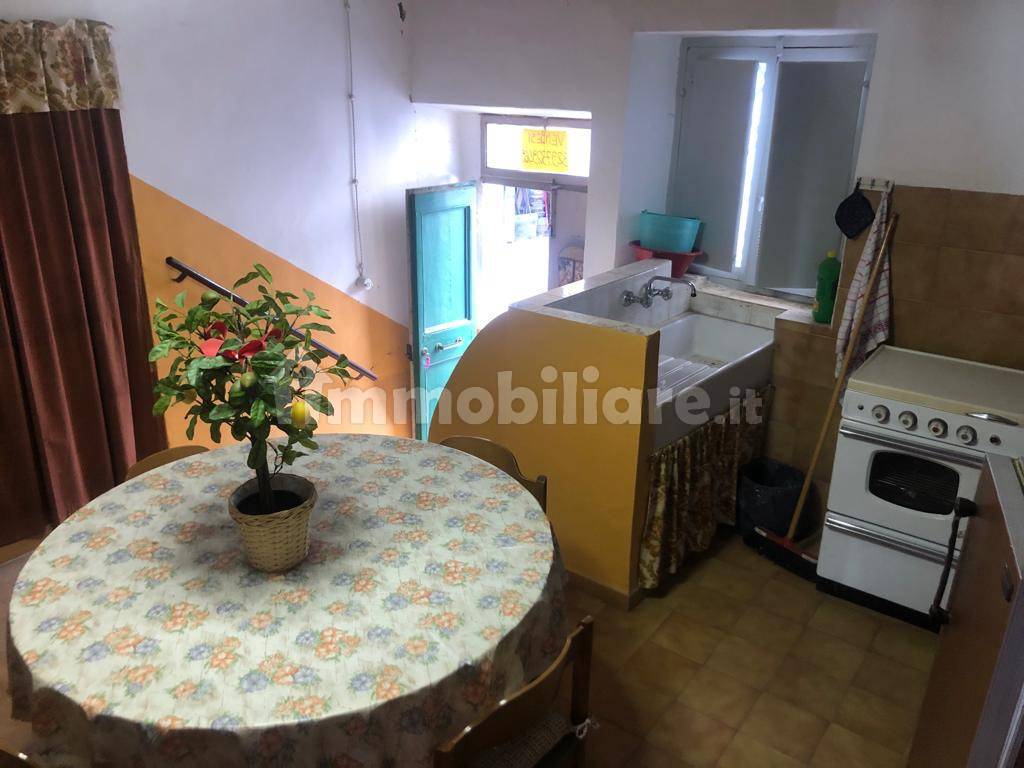 Trilocale via Fiorenzuola 6, Albacina Borgo Tufico, Fabriano