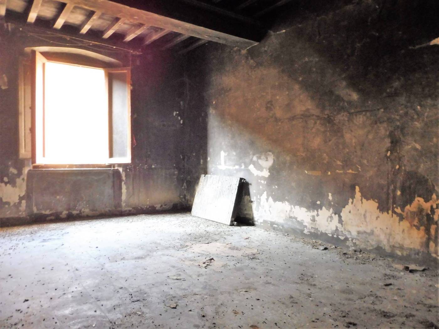 Quadrilocale piazza Farinata degli Uberti 23, Centro Storico, Empoli