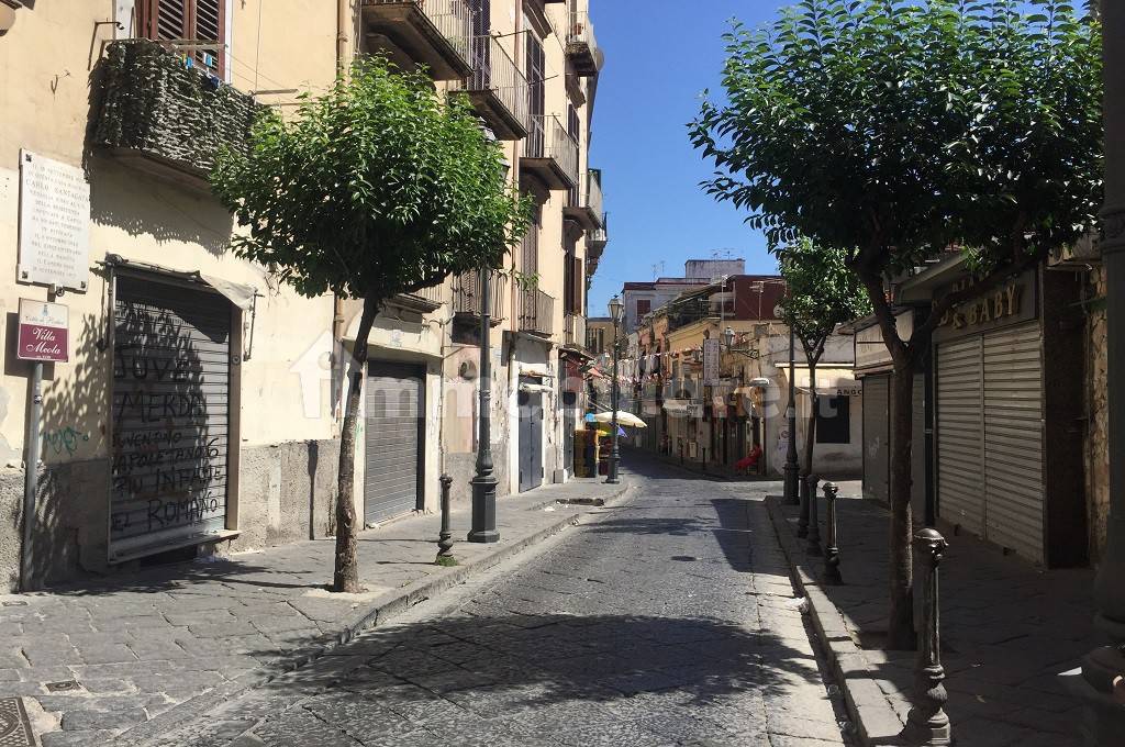 Locale commerciale in Vendita