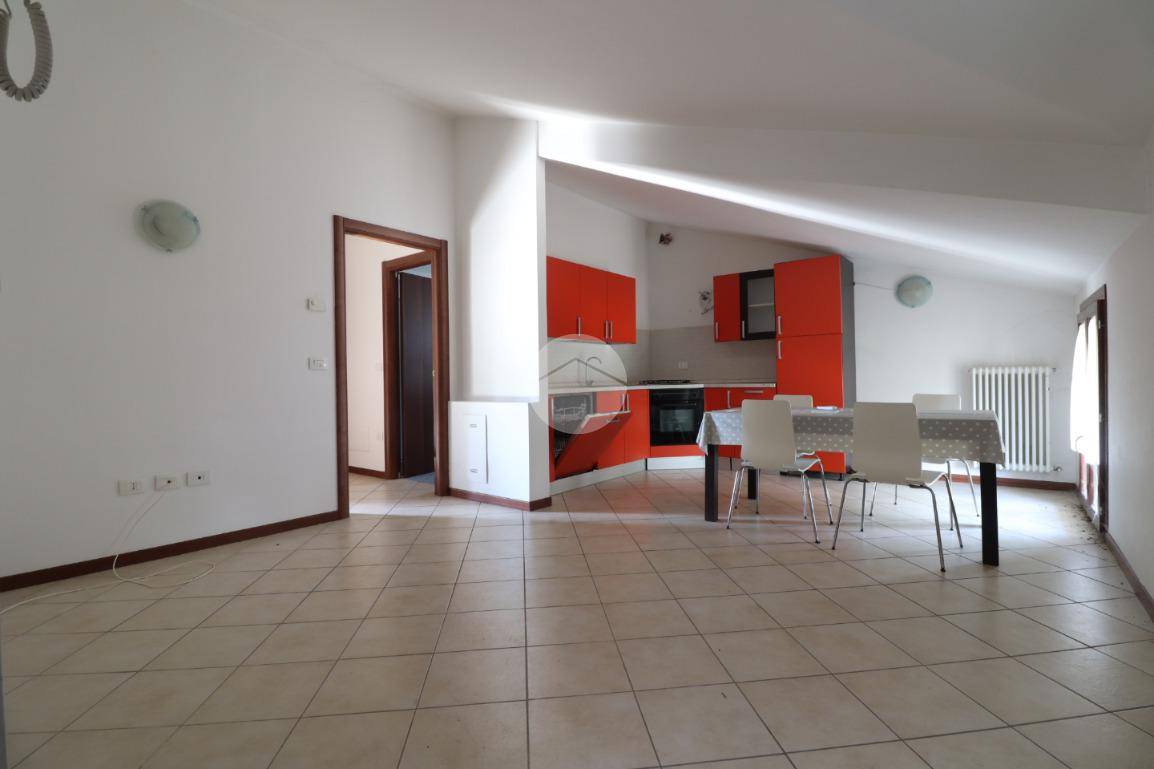 Trilocale via Giuseppe Saragat, Cittadella - Colle Aperto, Mantova