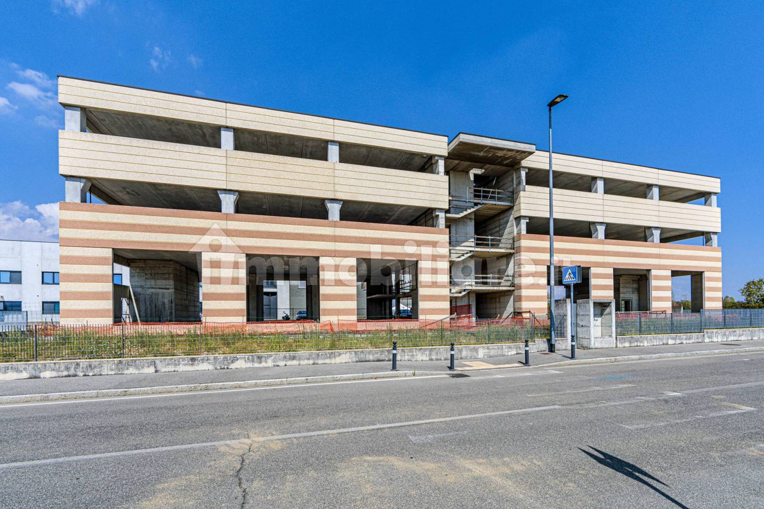 Capannone in Vendita