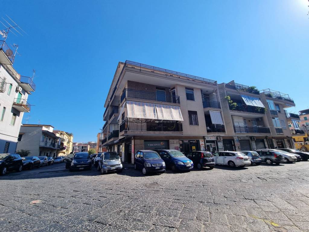 Vendita Appartamento Napoli. Trilocale in via Attilio Perrone Capano ...