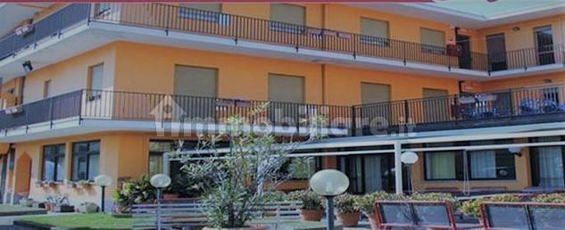 Locale commerciale in Vendita