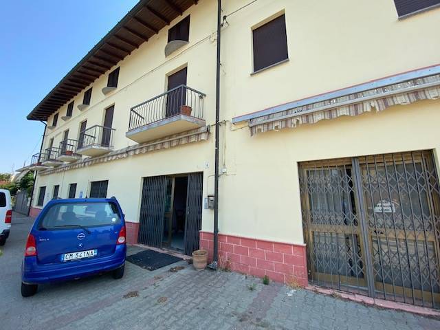 Locale commerciale in Vendita