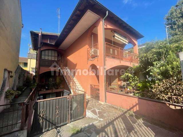 Appartamento via Roma 29, Centro, Cesano Boscone