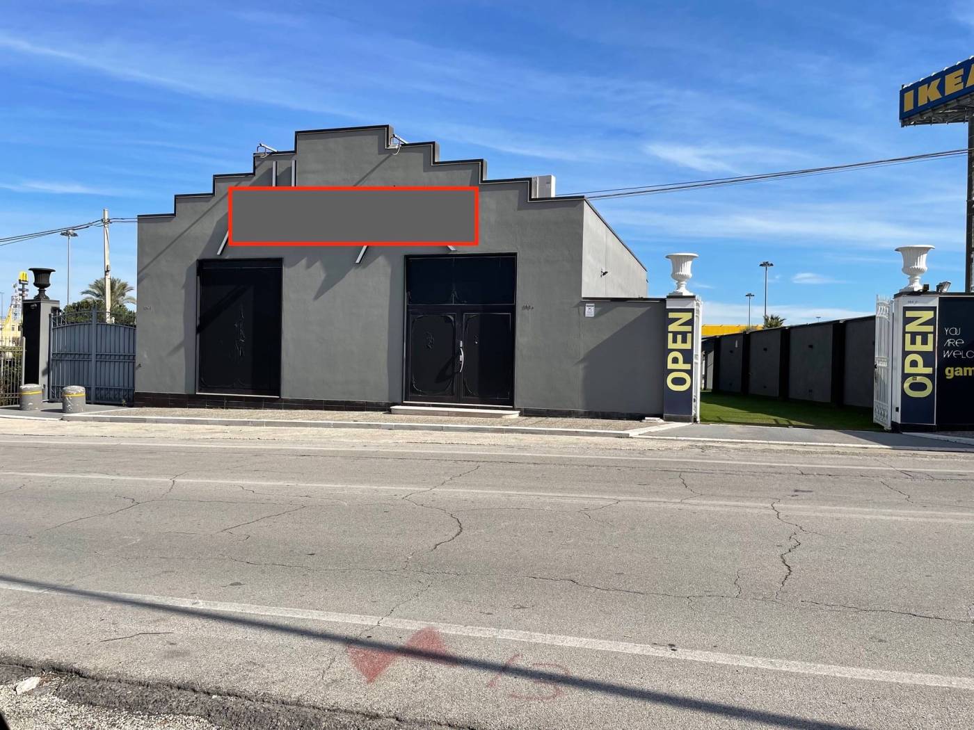 Locale commerciale con laboratorio in Vendita