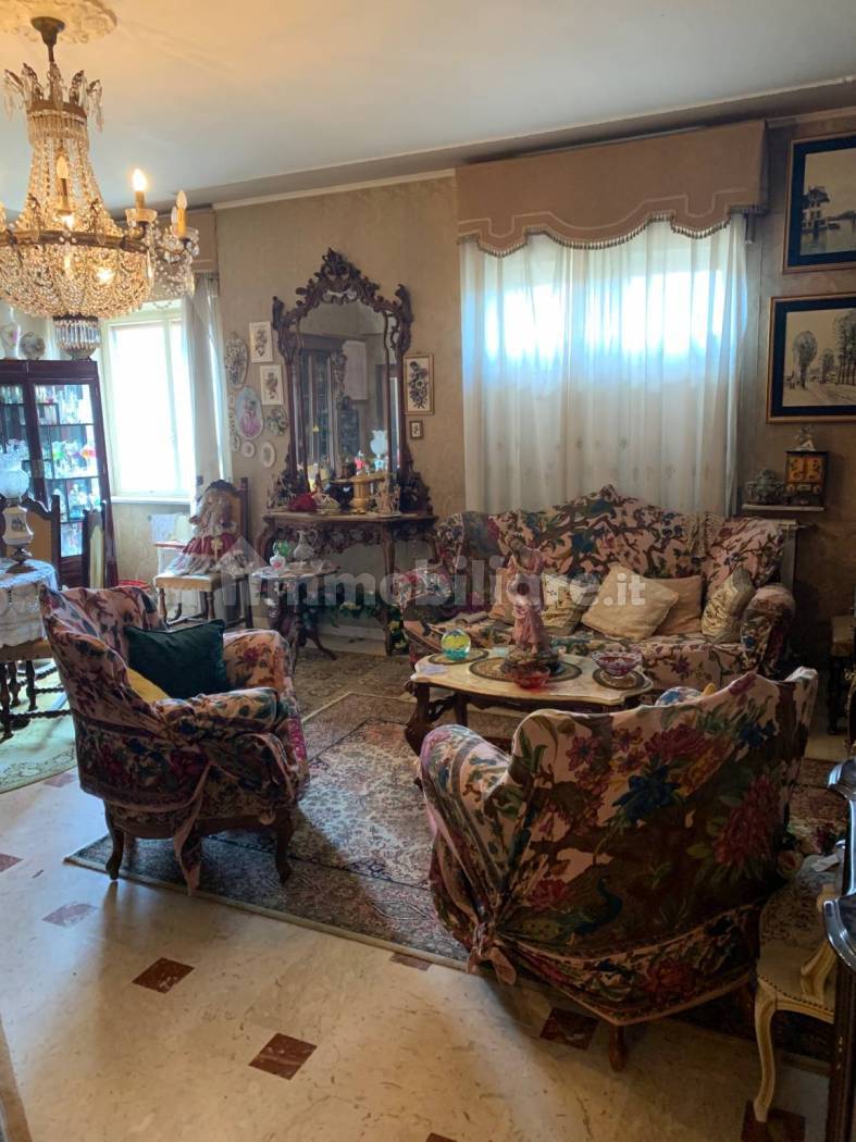 Quadrilocale via 24 Maggio, Centro, Cosenza