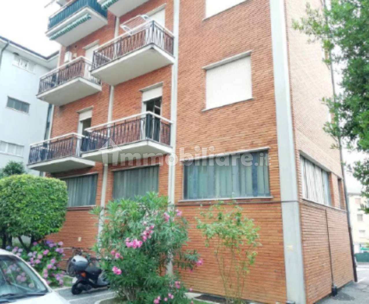 Locale commerciale in Vendita