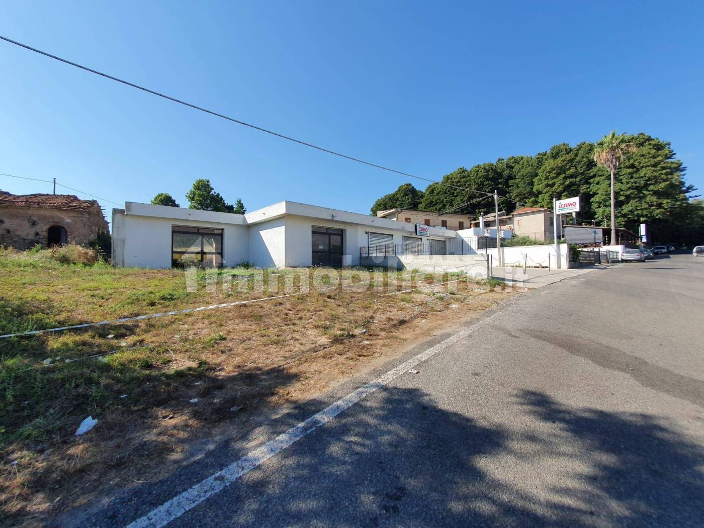 Locale commerciale in Vendita