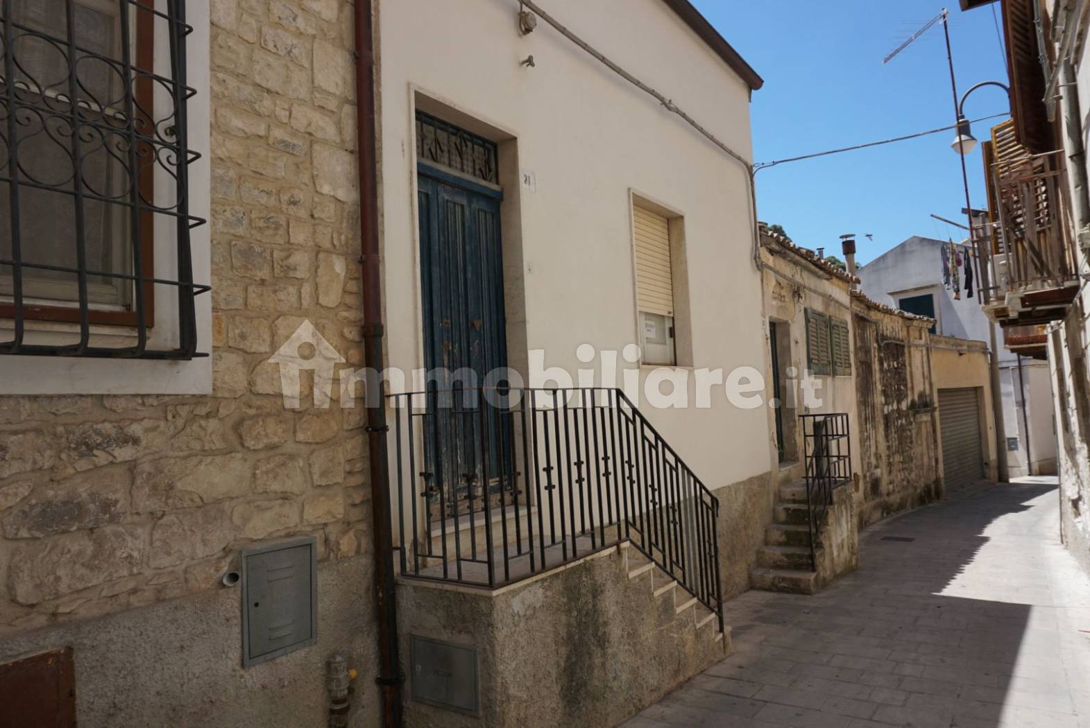 Trilocale piano rialzato, Centro, Modica