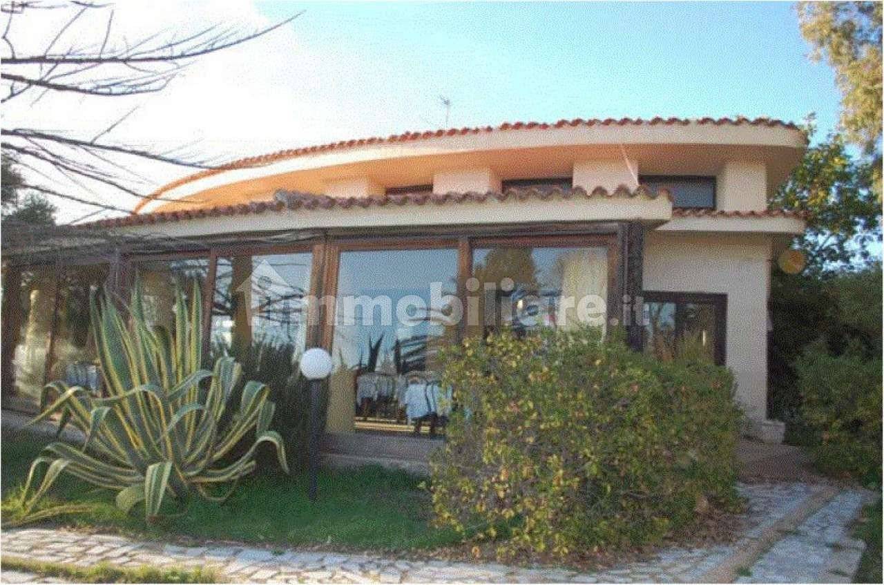 Locale commerciale in Vendita