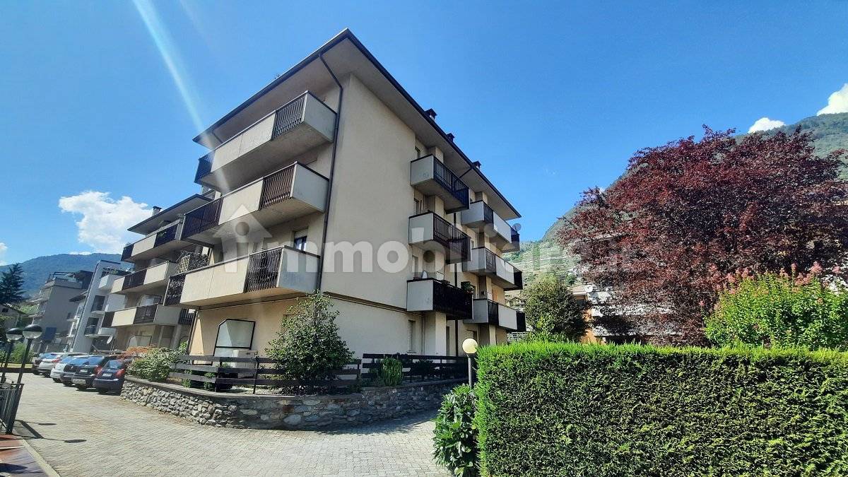 Trilocale buono stato, secondo piano, Centro, Sondrio