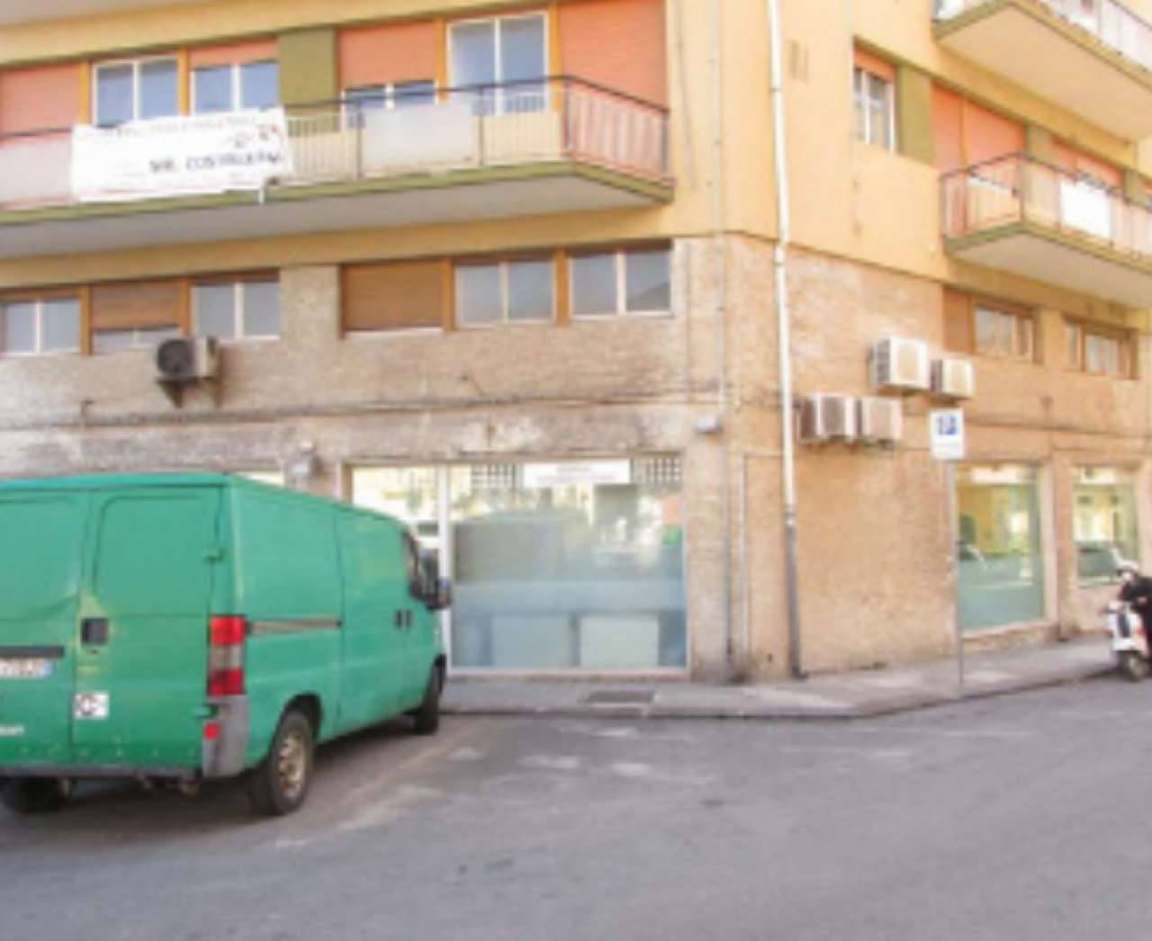 Locale commerciale in Vendita