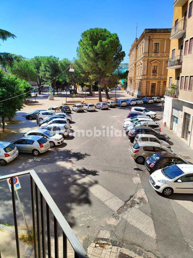 Trilocale via Dalmazia 8, Centro, Cosenza