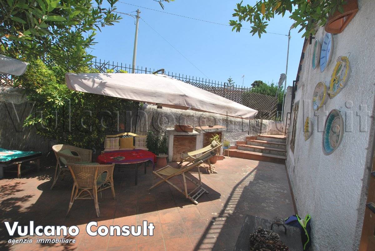 Monolocale buono stato, seminterrato, Centro, Lipari