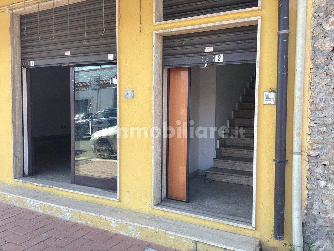 Locale commerciale in Vendita