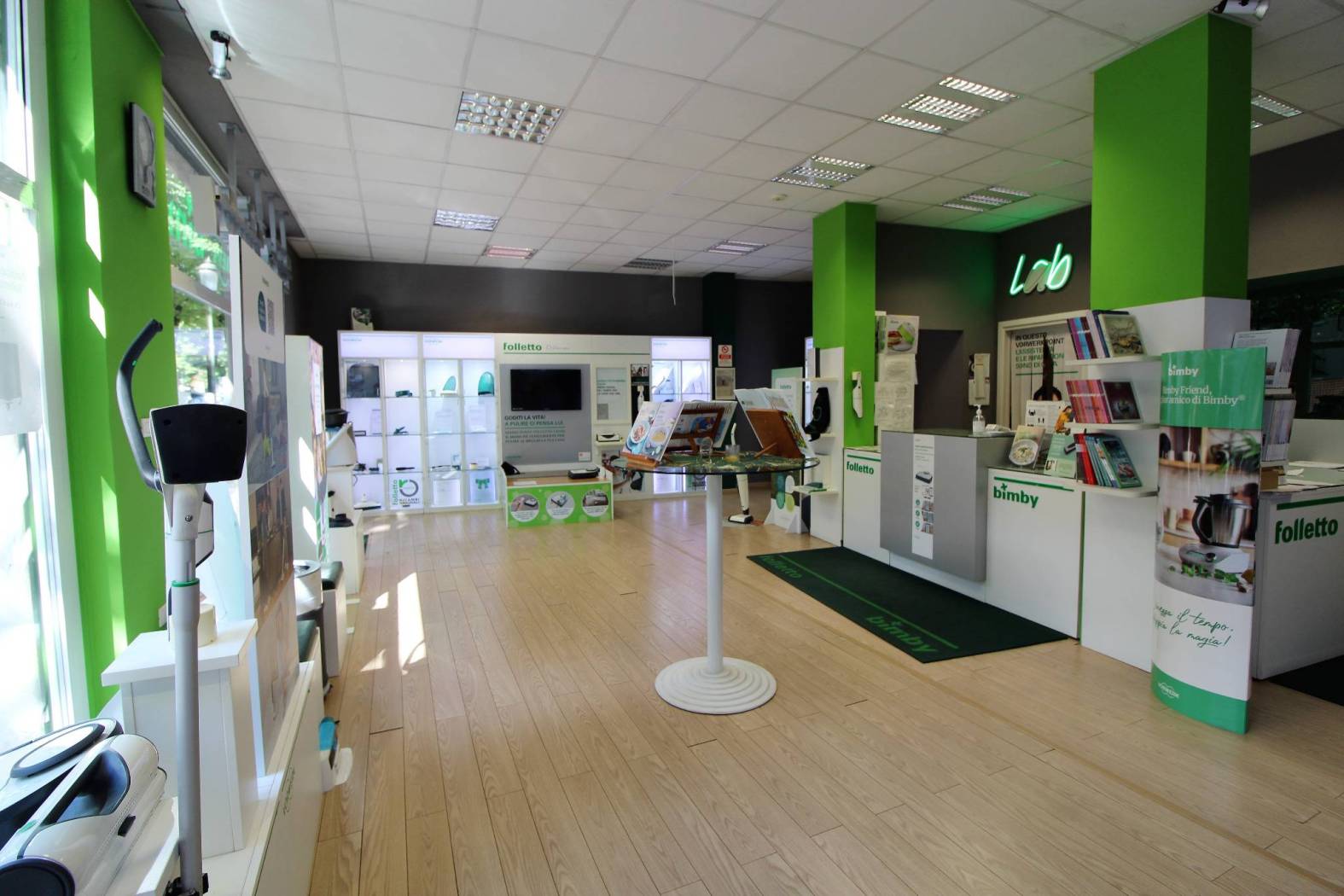 Locale commerciale in Vendita