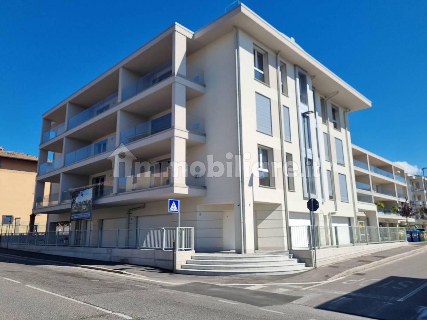 Locale commerciale in Vendita