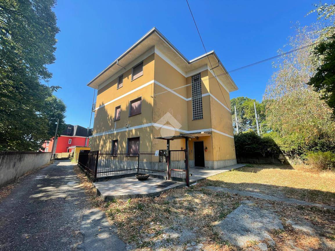 Trilocale via via valsesia, Centro, Oleggio