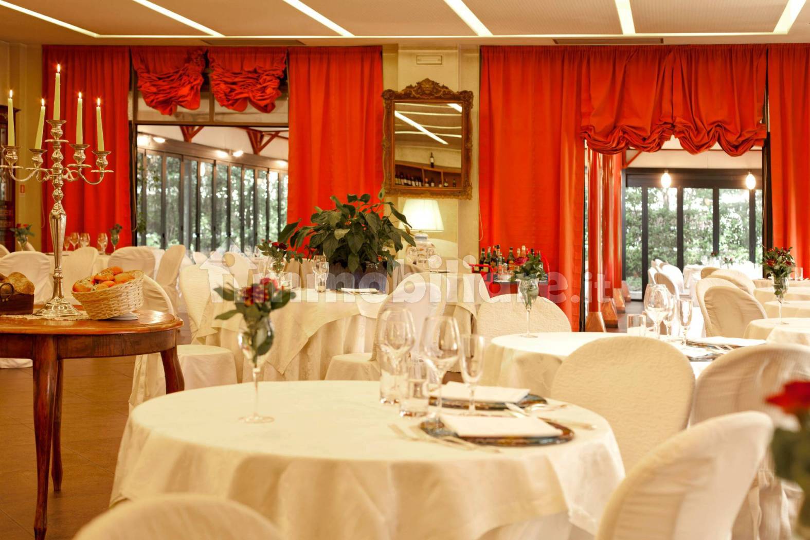 Locale commerciale in Vendita